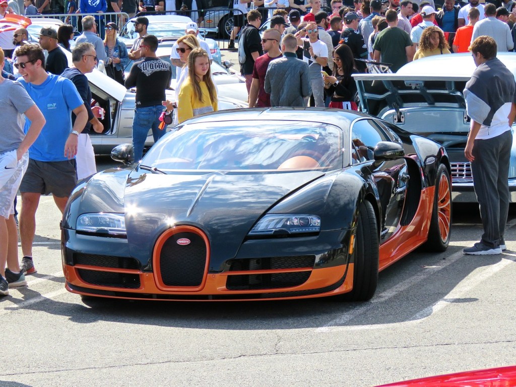 Bugatti Veyron Super Sport World Record Edition at Cars and Caffe ...